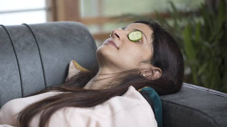 How To Get Rid of Bags Under Your Eyes? Naturally & Fast!